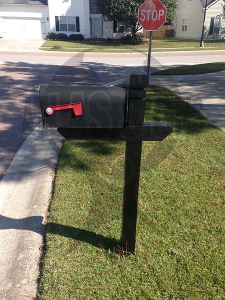 Friar’s Grove: Mailbox and Post | GoAtlas